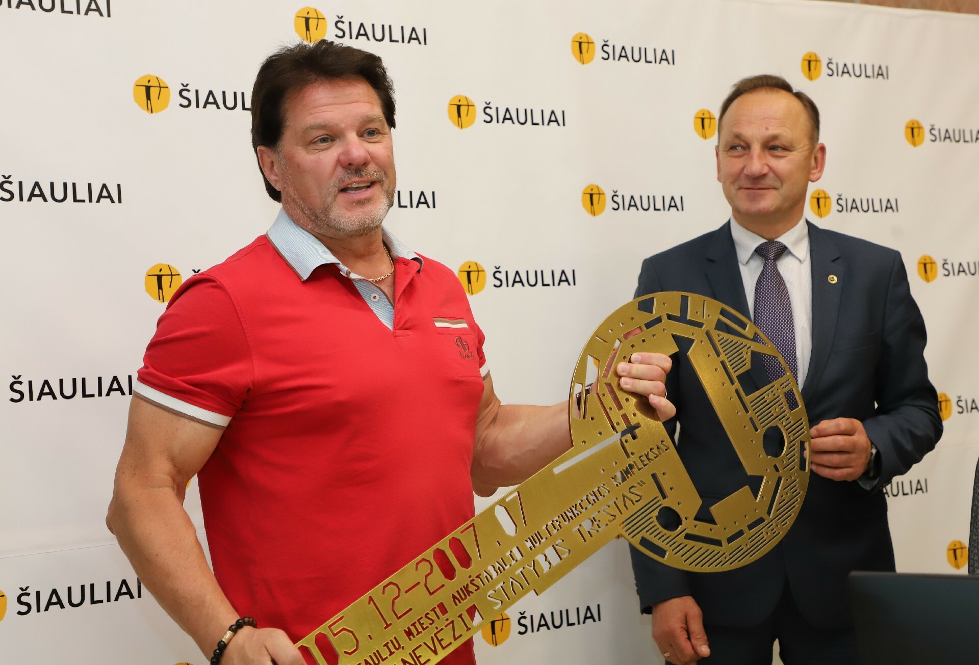 ŠIAULIAI - Simboliniai Šiaulių arenos raktai grąžinti miestui